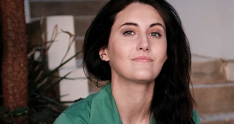 Episode 61: Jen Statsky, "Hacks" | OnWriting | Writers Guild of America ...